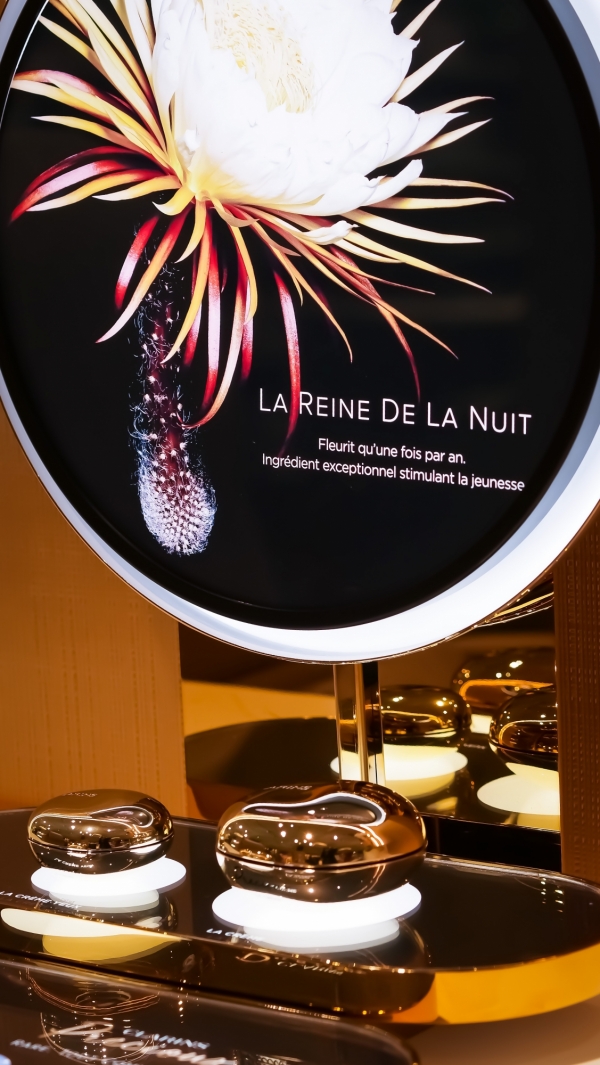 Clarins Precious, la toute nouvelle gamme luxueuse de Clarins. Rare ...