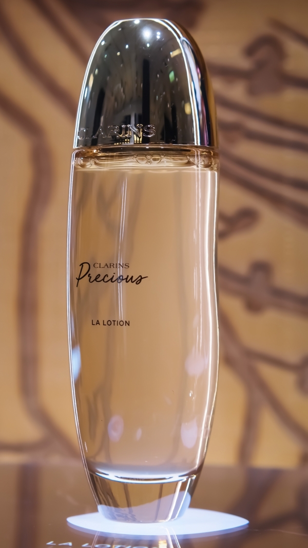 Clarins Precious, la toute nouvelle gamme luxueuse de Clarins. Rare ...
