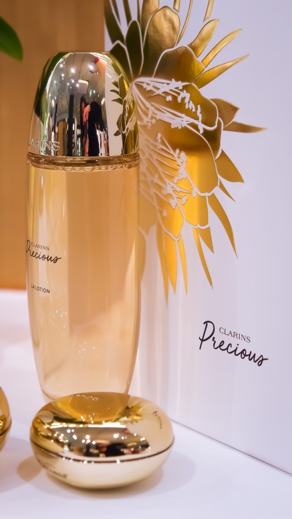 Clarins Precious, la toute nouvelle gamme luxueuse de Clarins. Rare ...
