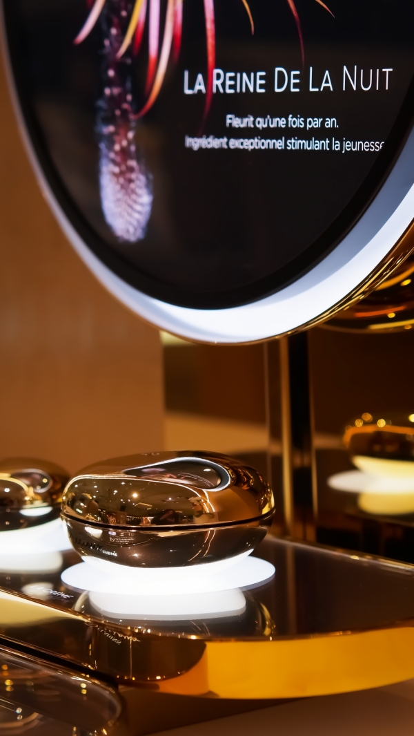 Clarins Precious, la toute nouvelle gamme luxueuse de Clarins. Rare ...