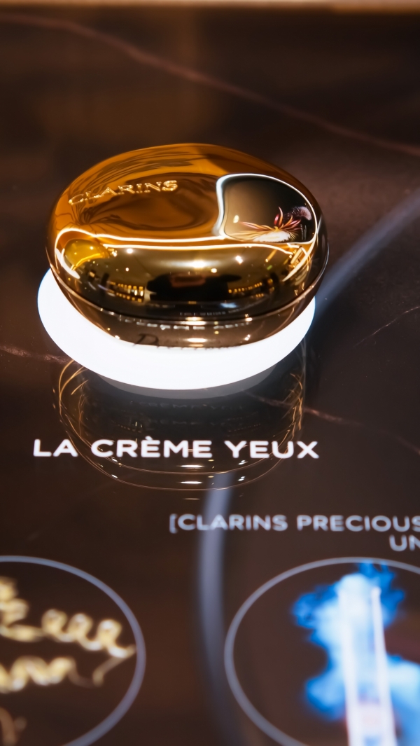 Clarins Precious, la toute nouvelle gamme luxueuse de Clarins. Rare ...