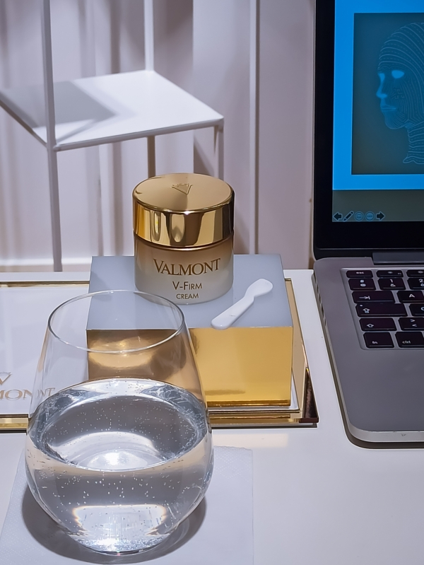 V-Firm, la nouvelle collection visage de Valmont qui offre du rebond ...